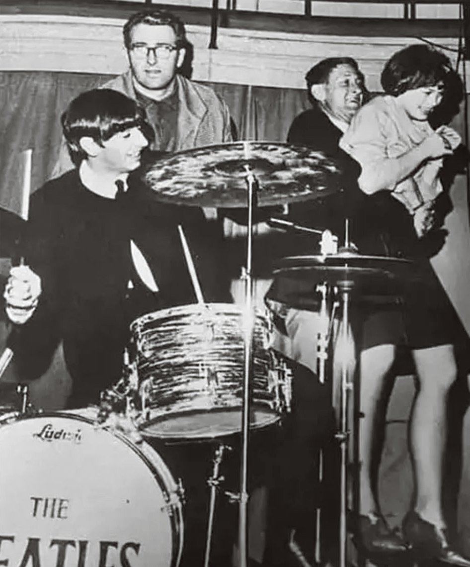 Beatles.ru / Изображение из темы "Фото Антология Битлз 1963 – октябрь"